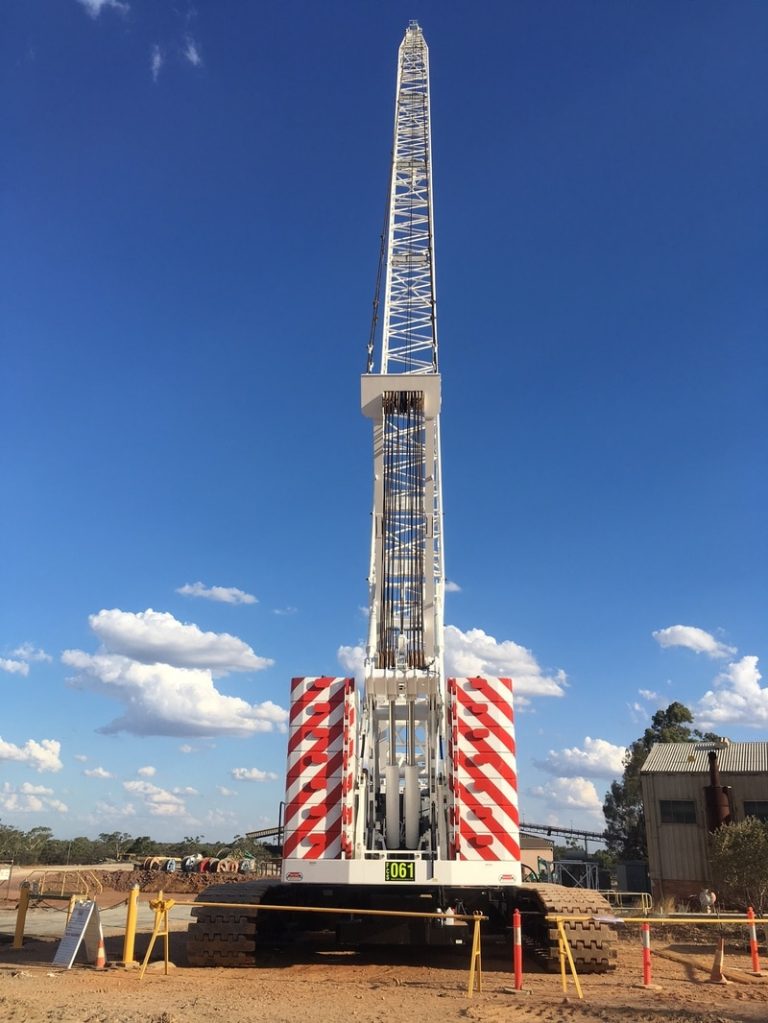 Hire a Crawler Crane Newcastle, Hunter Valley & Mid-Coast: Allied Crane ...